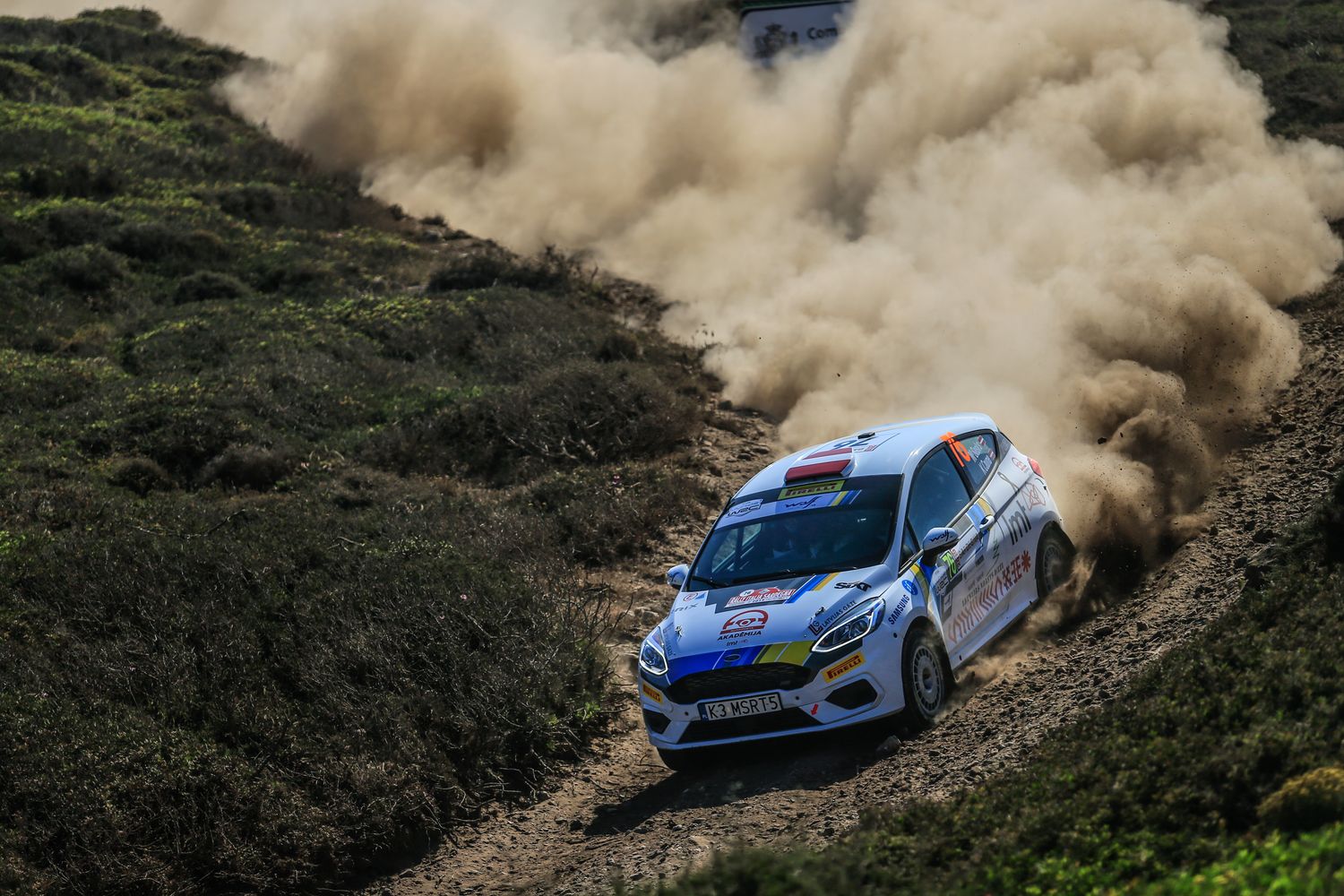 Latvijas junioru ekipāža Sesks/Caune pēc WRC Sardīnijas rallija ...