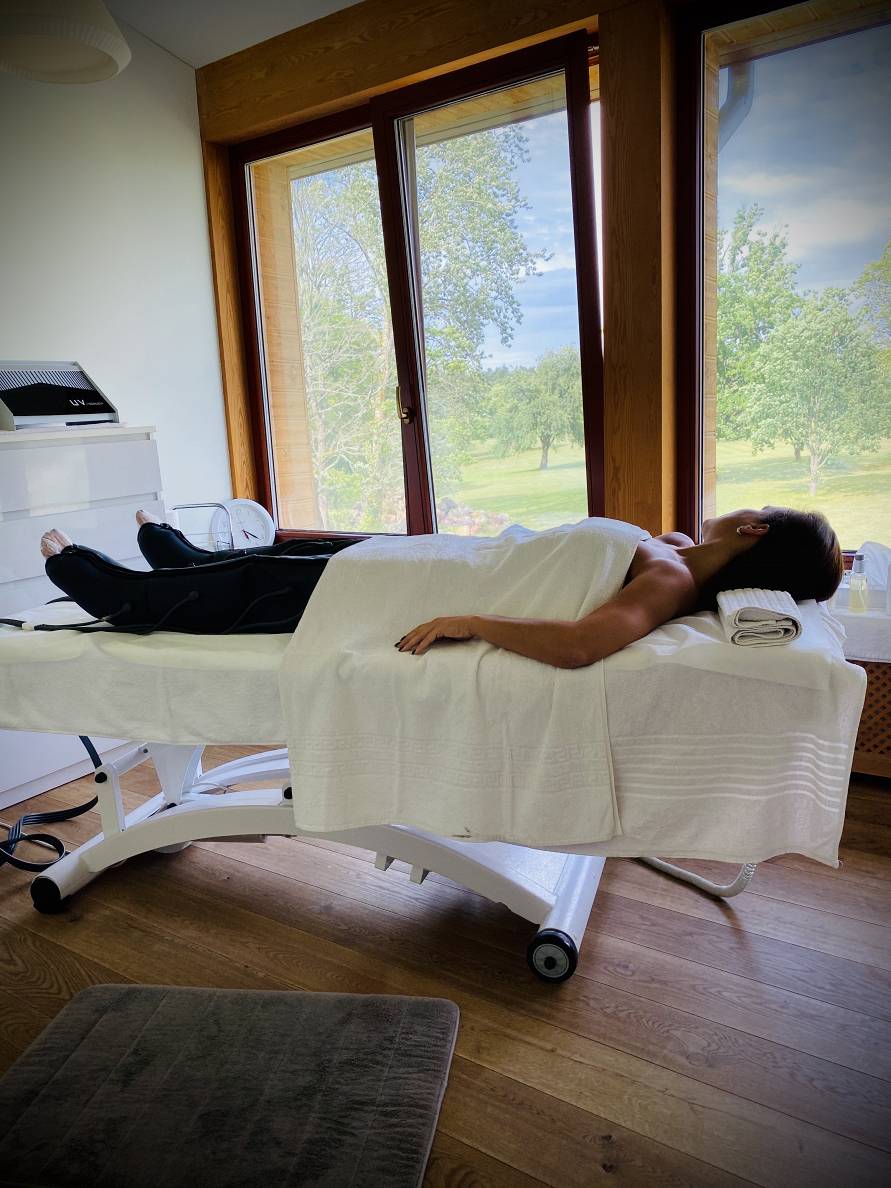 Deju pasniedzēja Aleksandra Kurusova par 800 eiro zaudē sešus ...