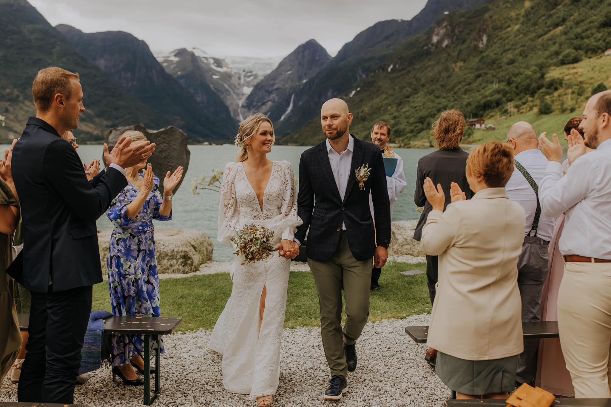 Arhibīskaps Vanags pats salaulā savu meitu. Greznas kāzas Norvēģijā — Santa